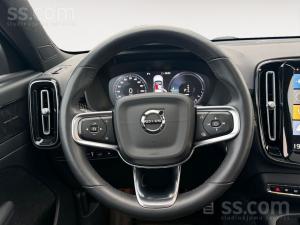Красный Вольво XC40 2021 в Рига, объемом двигателя 1.50 л и пробегом 136 тыс. км за 23900 €, фото 13 на AUTOMOTO.COM.LV