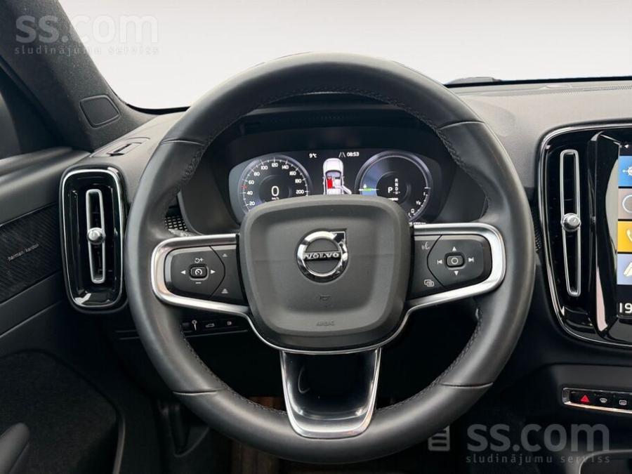 Красный Вольво XC40 2021 в Рига, объемом двигателя 1.50 л и пробегом 136 тыс. км за 23900 €, фото 13 на AUTOMOTO.COM.LV