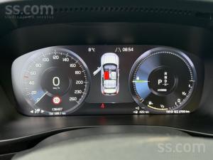 Красный Вольво XC40 2021 в Рига, объемом двигателя 1.50 л и пробегом 136 тыс. км за 23900 €, фото 14 на AUTOMOTO.COM.LV