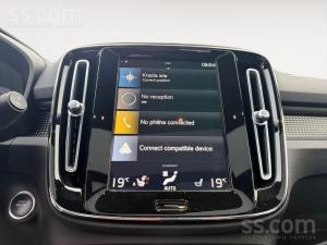 Красный Вольво XC40 2021 в Рига, объемом двигателя 1.50 л и пробегом 136 тыс. км за 23900 €, фото 15 на AUTOMOTO.COM.LV