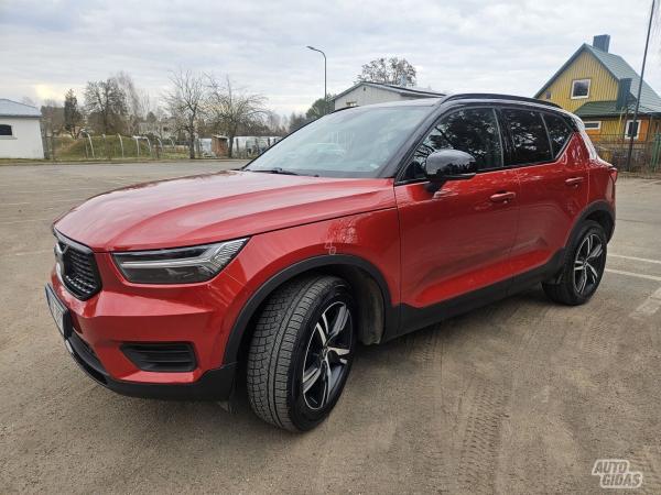 Sarkans Volvo XC40 2022 Kauņa, ar dzinēja tilpumu 2.00 L un nobraukumu 82 tūkst. km par 27000 €, foto 1 vietnē AUTOMOTO.COM.LV