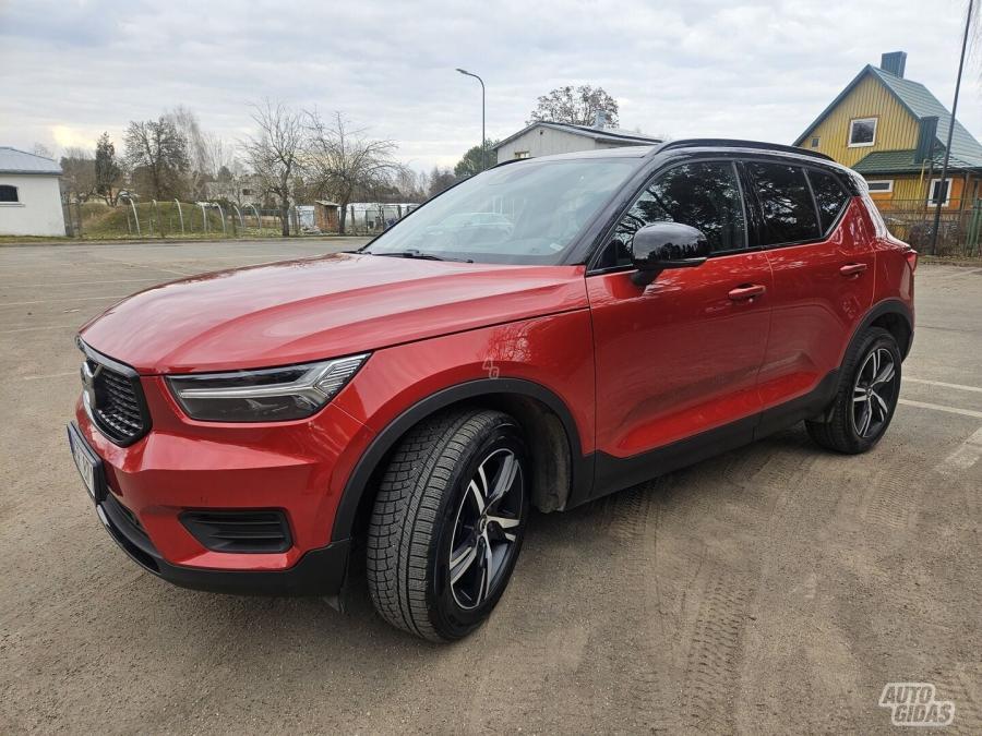Sarkans Volvo XC40 2022 Kauņa, ar dzinēja tilpumu 2.00 L un nobraukumu 82 tūkst. km par 27000 €, foto 1 vietnē AUTOMOTO.COM.LV