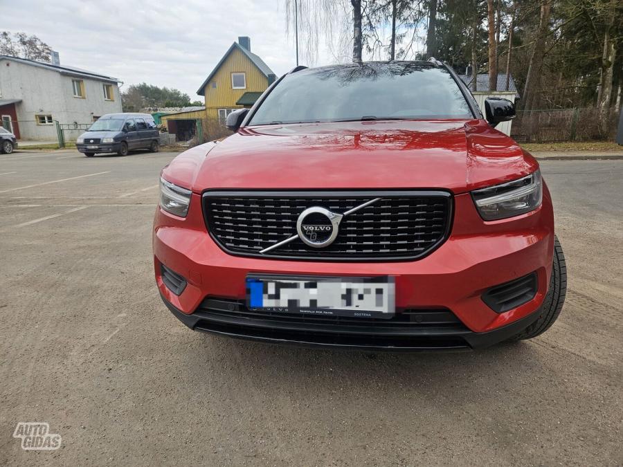 Sarkans Volvo XC40 2022 Kauņa, ar dzinēja tilpumu 2.00 L un nobraukumu 82 tūkst. km par 27000 €, foto 2 vietnē AUTOMOTO.COM.LV