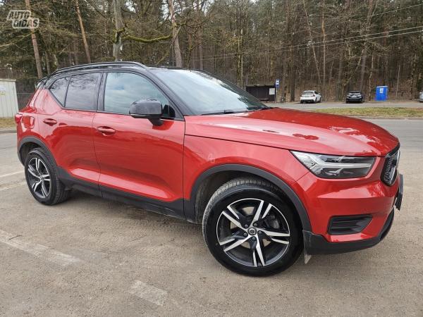 Sarkans Volvo XC40 2022 Kauņa, ar dzinēja tilpumu 2.00 L un nobraukumu 82 tūkst. km par 27000 €, foto 3 vietnē AUTOMOTO.COM.LV