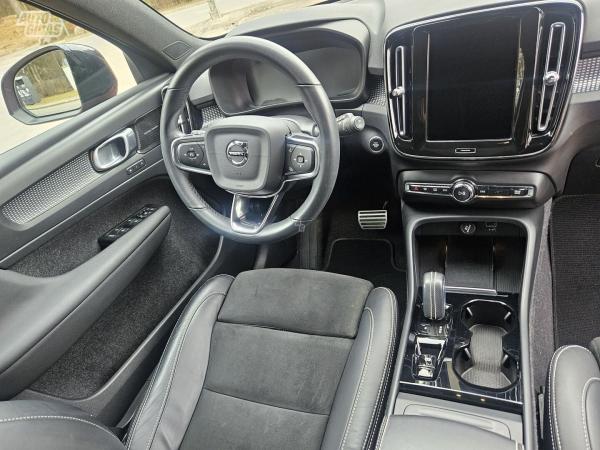 Sarkans Volvo XC40 2022 Kauņa, ar dzinēja tilpumu 2.00 L un nobraukumu 82 tūkst. km par 27000 €, foto 10 vietnē AUTOMOTO.COM.LV