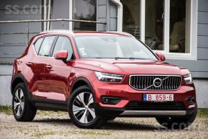 Sarkans Volvo XC40 2022 Tukums, ar dzinēja tilpumu 1.50 L un nobraukumu 181 tūkst. km par 20100 €, foto 3 vietnē AUTOMOTO.COM.LV