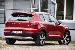 Sarkans Volvo XC40 2022 Tukums, ar dzinēja tilpumu 1.50 L un nobraukumu 181 tūkst. km par 20100 €, foto 6 vietnē AUTOMOTO.COM.LV