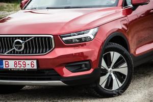Sarkans Volvo XC40 2022 Tukums, ar dzinēja tilpumu 1.50 L un nobraukumu 181 tūkst. km par 20100 €, foto 8 vietnē AUTOMOTO.COM.LV