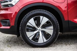 Sarkans Volvo XC40 2022 Tukums, ar dzinēja tilpumu 1.50 L un nobraukumu 181 tūkst. km par 20100 €, foto 9 vietnē AUTOMOTO.COM.LV