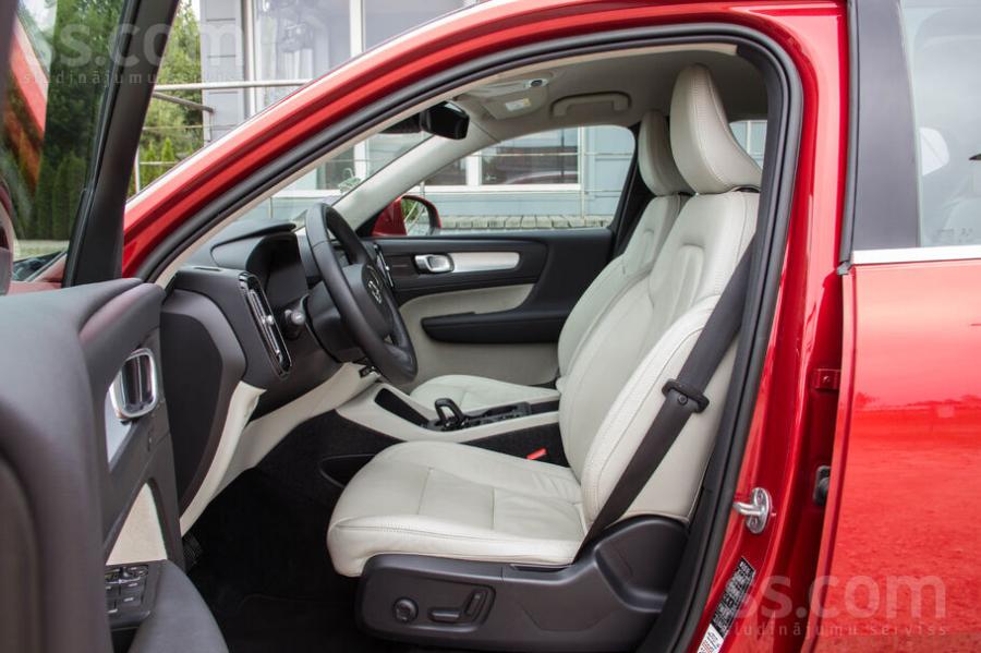 Sarkans Volvo XC40 2022 Tukums, ar dzinēja tilpumu 1.50 L un nobraukumu 181 tūkst. km par 20100 €, foto 11 vietnē AUTOMOTO.COM.LV