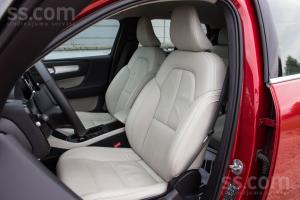 Sarkans Volvo XC40 2022 Tukums, ar dzinēja tilpumu 1.50 L un nobraukumu 181 tūkst. km par 20100 €, foto 14 vietnē AUTOMOTO.COM.LV