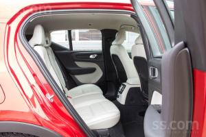 Sarkans Volvo XC40 2022 Tukums, ar dzinēja tilpumu 1.50 L un nobraukumu 181 tūkst. km par 20100 €, foto 15 vietnē AUTOMOTO.COM.LV