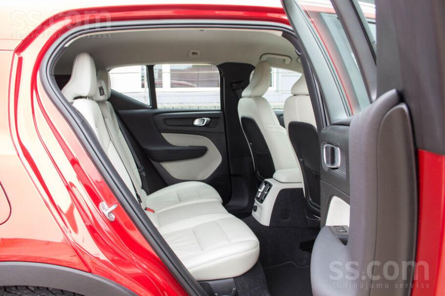 Sarkans Volvo XC40 2022 Tukums, ar dzinēja tilpumu 1.50 L un nobraukumu 181 tūkst. km par 20100 €, foto 15 vietnē AUTOMOTO.COM.LV
