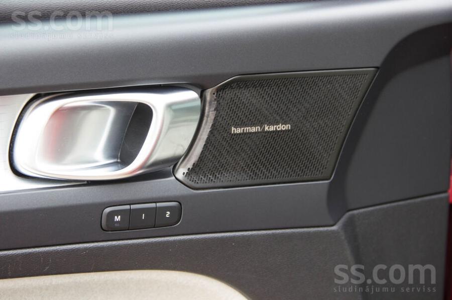 Sarkans Volvo XC40 2022 Tukums, ar dzinēja tilpumu 1.50 L un nobraukumu 181 tūkst. km par 20100 €, foto 18 vietnē AUTOMOTO.COM.LV