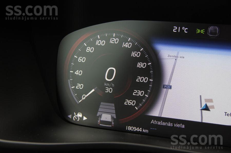 Sarkans Volvo XC40 2022 Tukums, ar dzinēja tilpumu 1.50 L un nobraukumu 181 tūkst. km par 20100 €, foto 21 vietnē AUTOMOTO.COM.LV