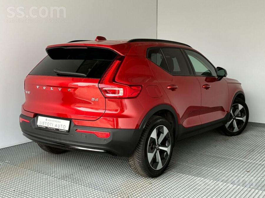 Sarkans Volvo XC40 2024 Rīga, ar dzinēja tilpumu 2.00 L un nobraukumu 26 tūkst. km par 36900 €, foto 4 vietnē AUTOMOTO.COM.LV