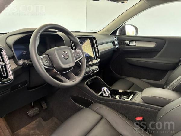 Sarkans Volvo XC40 2024 Rīga, ar dzinēja tilpumu 2.00 L un nobraukumu 26 tūkst. km par 36900 €, foto 6 vietnē AUTOMOTO.COM.LV
