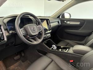 Sarkans Volvo XC40 2024 Rīga, ar dzinēja tilpumu 2.00 L un nobraukumu 26 tūkst. km par 36900 €, foto 7 vietnē AUTOMOTO.COM.LV