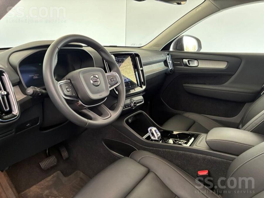 Sarkans Volvo XC40 2024 Rīga, ar dzinēja tilpumu 2.00 L un nobraukumu 26 tūkst. km par 36900 €, foto 7 vietnē AUTOMOTO.COM.LV
