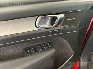 Sarkans Volvo XC40 2024 Rīga, ar dzinēja tilpumu 2.00 L un nobraukumu 26 tūkst. km par 36900 €, foto 9 vietnē AUTOMOTO.COM.LV