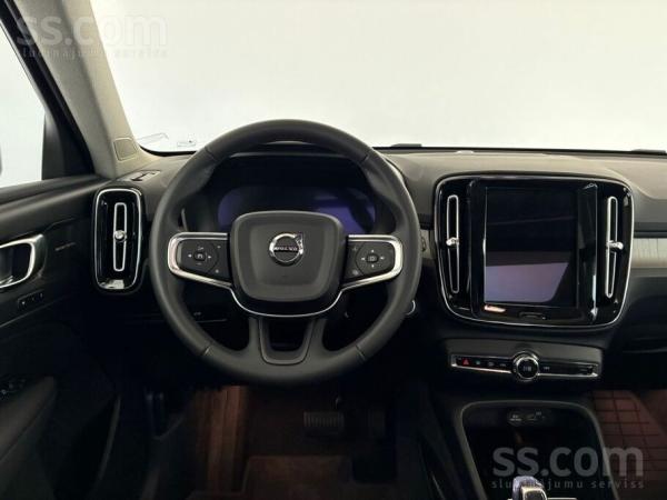 Sarkans Volvo XC40 2024 Rīga, ar dzinēja tilpumu 2.00 L un nobraukumu 26 tūkst. km par 36900 €, foto 10 vietnē AUTOMOTO.COM.LV