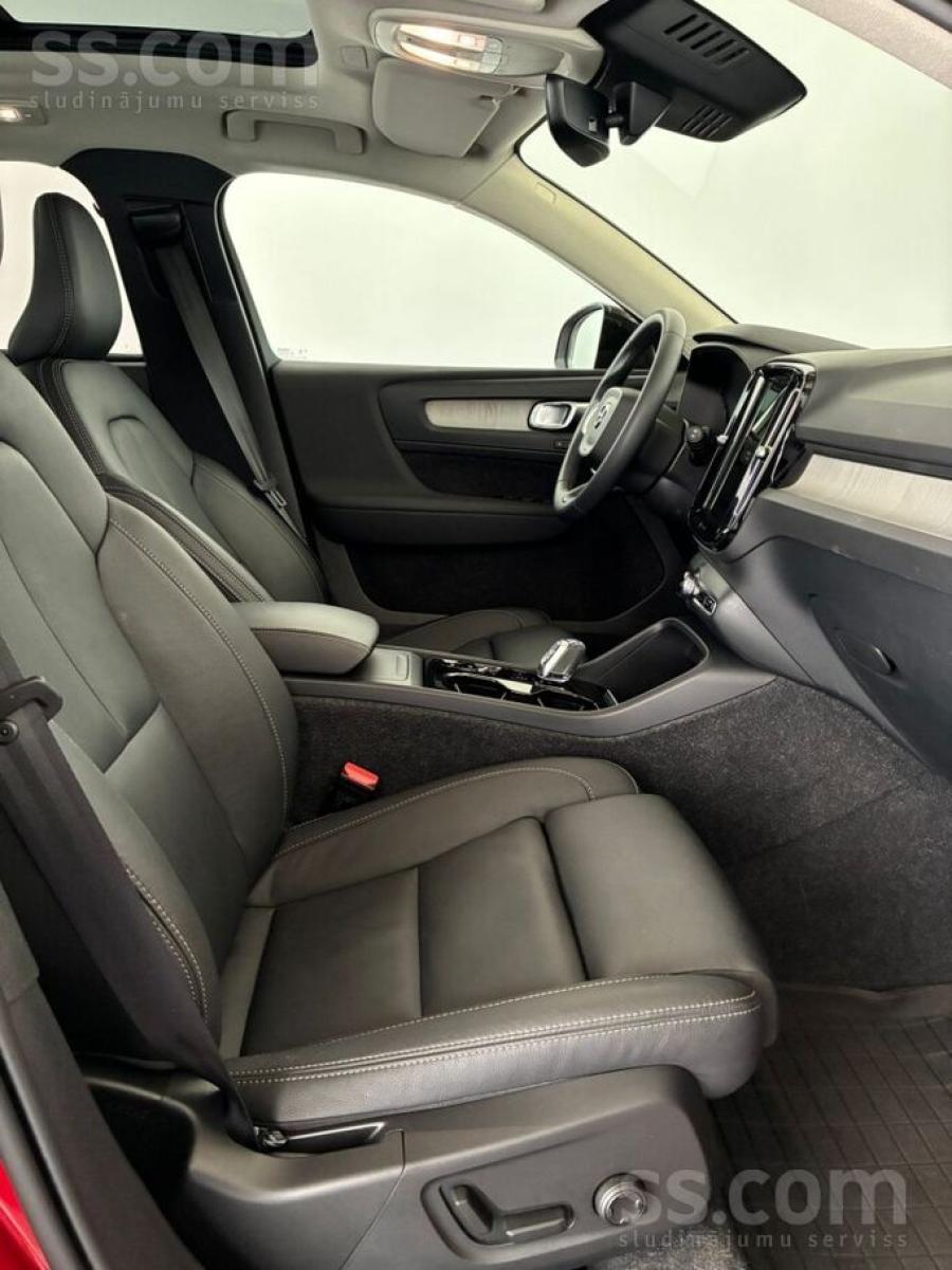 Sarkans Volvo XC40 2024 Rīga, ar dzinēja tilpumu 2.00 L un nobraukumu 26 tūkst. km par 36900 €, foto 19 vietnē AUTOMOTO.COM.LV
