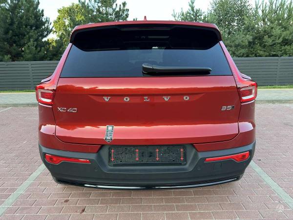 Красный Вольво XC40 2025 в Пренай, объемом двигателя 1.97 л и пробегом 5 тыс. км за 30900 €, фото 5 на AUTOMOTO.COM.LV