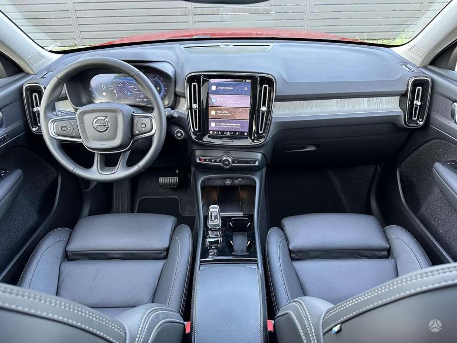 Sarkans Volvo XC40 2025 Prienai, ar dzinēja tilpumu 1.97 L un nobraukumu 5 tūkst. km par 30900 €, foto 17 vietnē AUTOMOTO.COM.LV