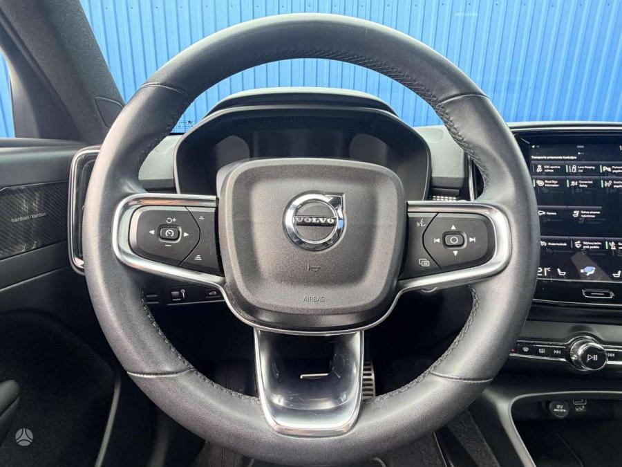 Красный Вольво XC40 2022 в Каунас, объемом двигателя 1.97 л и пробегом 88 тыс. км за 26500 €, фото 13 на AUTOMOTO.COM.LV