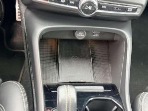 Красный Вольво XC40 2022 в Каунас, объемом двигателя 1.97 л и пробегом 88 тыс. км за 26500 €, фото 25 на AUTOMOTO.COM.LV