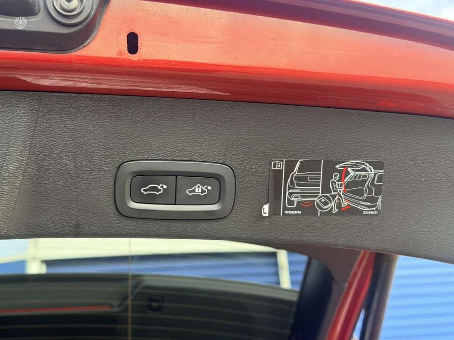 Красный Вольво XC40 2022 в Каунас, объемом двигателя 1.97 л и пробегом 88 тыс. км за 26500 €, фото 27 на AUTOMOTO.COM.LV