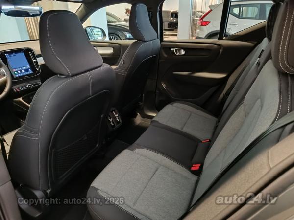 Volvo XC40 2026 Tallina, ar dzinēja tilpumu 2.00 L un nobraukumu 2 tūkst. km par 41900 €, foto 8 vietnē AUTOMOTO.COM.LV