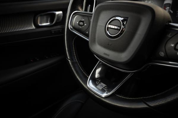 Balts Volvo XC40 2018 Jelgava, ar dzinēja tilpumu 2.00 L un nobraukumu 240 tūkst. km par 20490 €, foto 11 vietnē AUTOMOTO.COM.LV