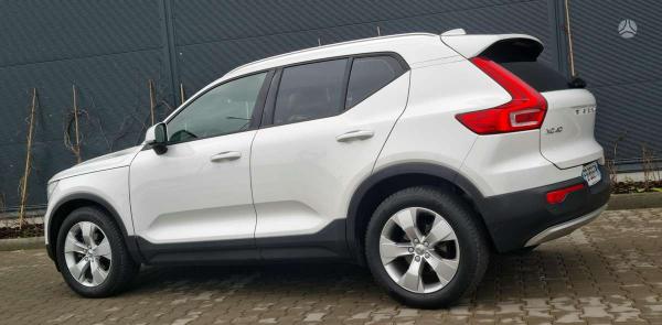 Balts Volvo XC40 2018 Viļņa, ar dzinēja tilpumu 2.00 L un nobraukumu 218 tūkst. km par 17750 €, foto 2 vietnē AUTOMOTO.COM.LV
