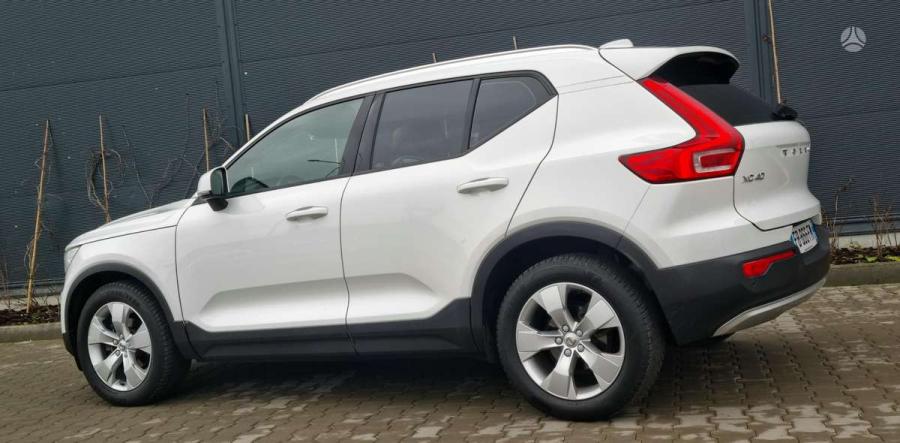 Balts Volvo XC40 2018 Viļņa, ar dzinēja tilpumu 2.00 L un nobraukumu 218 tūkst. km par 17750 €, foto 2 vietnē AUTOMOTO.COM.LV