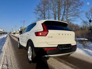 White Volvo XC40 2018 in Birstonas, with an engine capacity of 1.97 L and mileage of 240 thousand km for 14850 €, photo 4 on AUTOMOTO.COM.LV