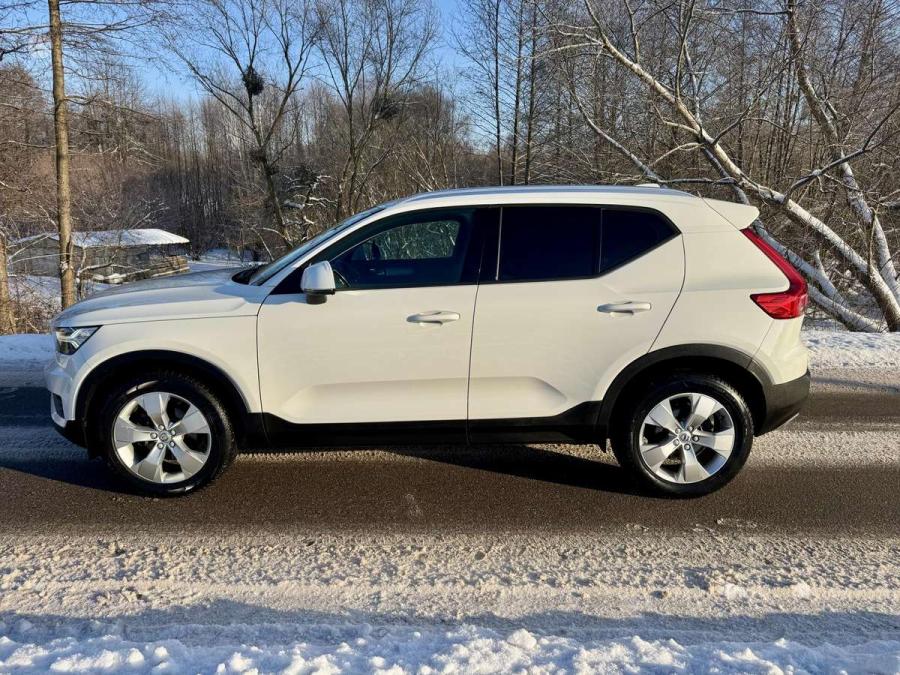 White Volvo XC40 2018 in Birstonas, with an engine capacity of 1.97 L and mileage of 240 thousand km for 14850 €, photo 8 on AUTOMOTO.COM.LV