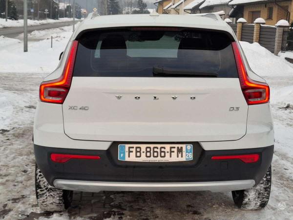White Volvo XC40 2018 in Taurage, with an engine capacity of 1.97 L and mileage of 219 thousand km for 16600 €, photo 4 on AUTOMOTO.COM.LV