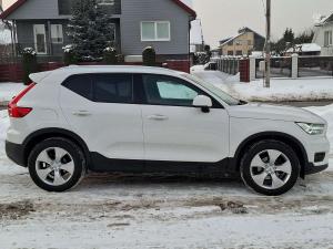 White Volvo XC40 2018 in Taurage, with an engine capacity of 1.97 L and mileage of 219 thousand km for 16600 €, photo 6 on AUTOMOTO.COM.LV