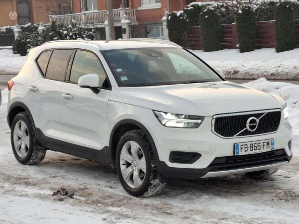 White Volvo XC40 2018 in Taurage, with an engine capacity of 1.97 L and mileage of 219 thousand km for 16600 €, photo 7 on AUTOMOTO.COM.LV