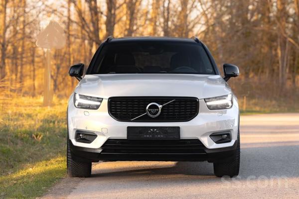 Белый Вольво XC40 2018 в Рига, объемом двигателя 2.00 л и пробегом 206 тыс. км за 18200 €, фото 3 на AUTOMOTO.COM.LV