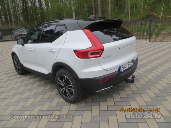 Balts Volvo XC40 2018 Tallina, ar dzinēja tilpumu 2.00 L un nobraukumu 161 tūkst. km par 19999 €, foto 5 vietnē AUTOMOTO.COM.LV