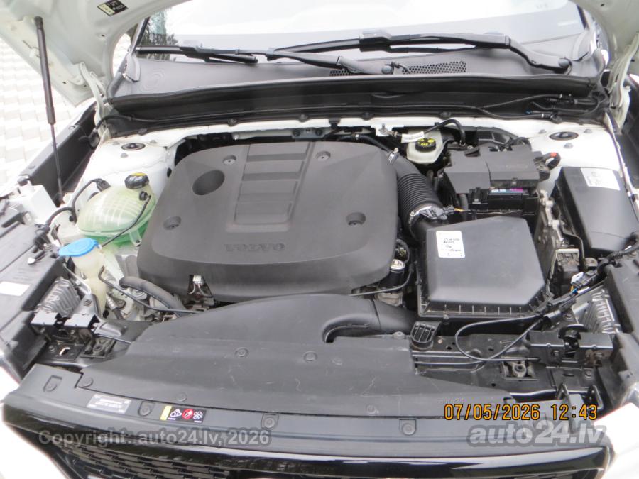 Белый Вольво XC40 2018 в Таллин, объемом двигателя 2.00 л и пробегом 161 тыс. км за 19999 €, фото 16 на AUTOMOTO.COM.LV