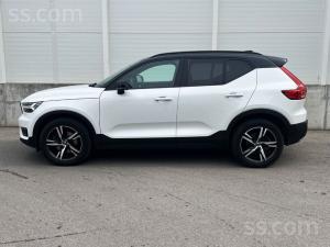 White Volvo XC40 2018 in Riga, with an engine capacity of 2.00 L and mileage of 132 thousand km for 20994 €, photo 6 on AUTOMOTO.COM.LV