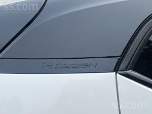 White Volvo XC40 2018 in Riga, with an engine capacity of 2.00 L and mileage of 132 thousand km for 20994 €, photo 8 on AUTOMOTO.COM.LV