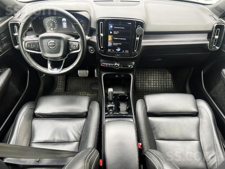 White Volvo XC40 2018 in Riga, with an engine capacity of 2.00 L and mileage of 132 thousand km for 20994 €, photo 9 on AUTOMOTO.COM.LV