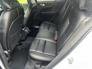 Белый Вольво XC40 2018 в Рига, объемом двигателя 2.00 л и пробегом 132 тыс. км за 20994 €, фото 10 на AUTOMOTO.COM.LV