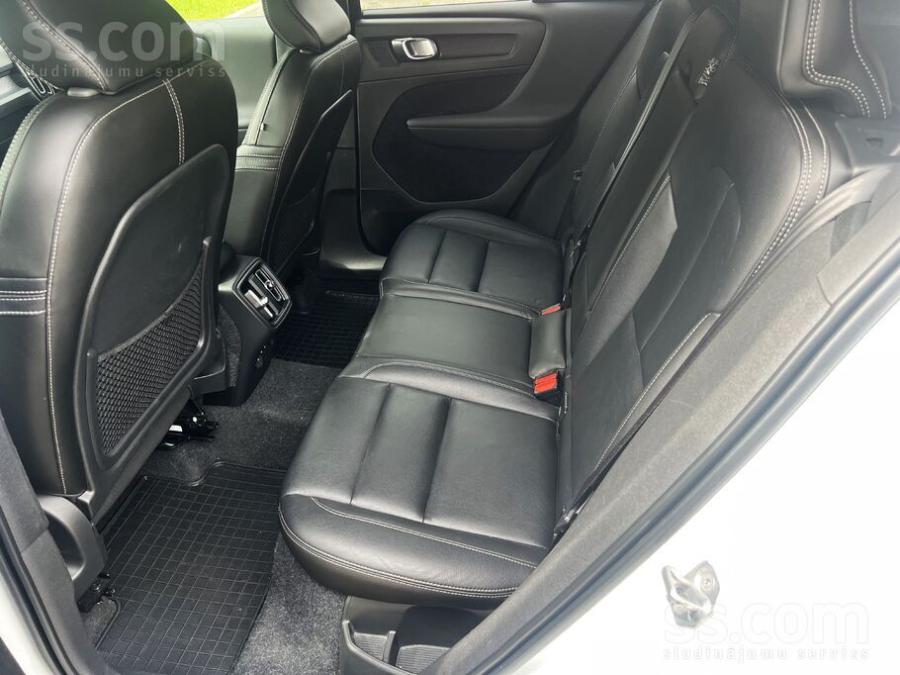 Белый Вольво XC40 2018 в Рига, объемом двигателя 2.00 л и пробегом 132 тыс. км за 20994 €, фото 10 на AUTOMOTO.COM.LV
