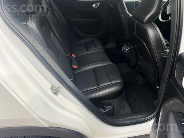 Белый Вольво XC40 2018 в Рига, объемом двигателя 2.00 л и пробегом 132 тыс. км за 20994 €, фото 10 на AUTOMOTO.COM.LV