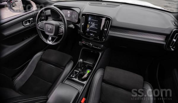 Balts Volvo XC40 2018 Jelgava, ar dzinēja tilpumu 2.00 L un nobraukumu 0 tūkst. km par 17300 €, foto 10 vietnē AUTOMOTO.COM.LV